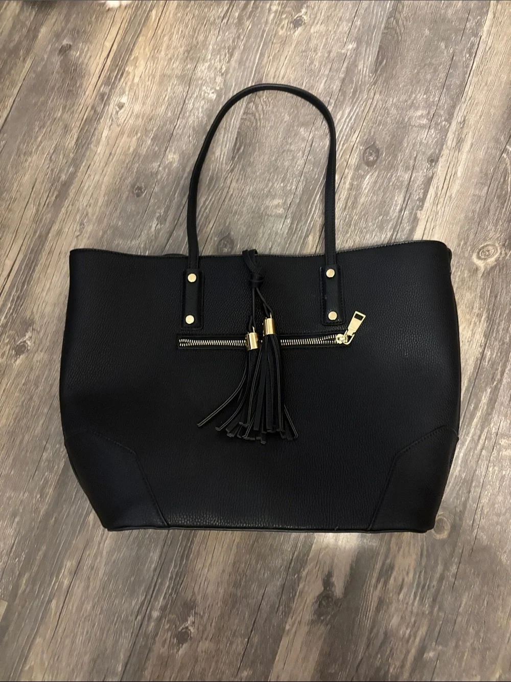 Sondra Roberts | Bags | Sondra Roberts Black Pebbled Tote With Goldtone ...